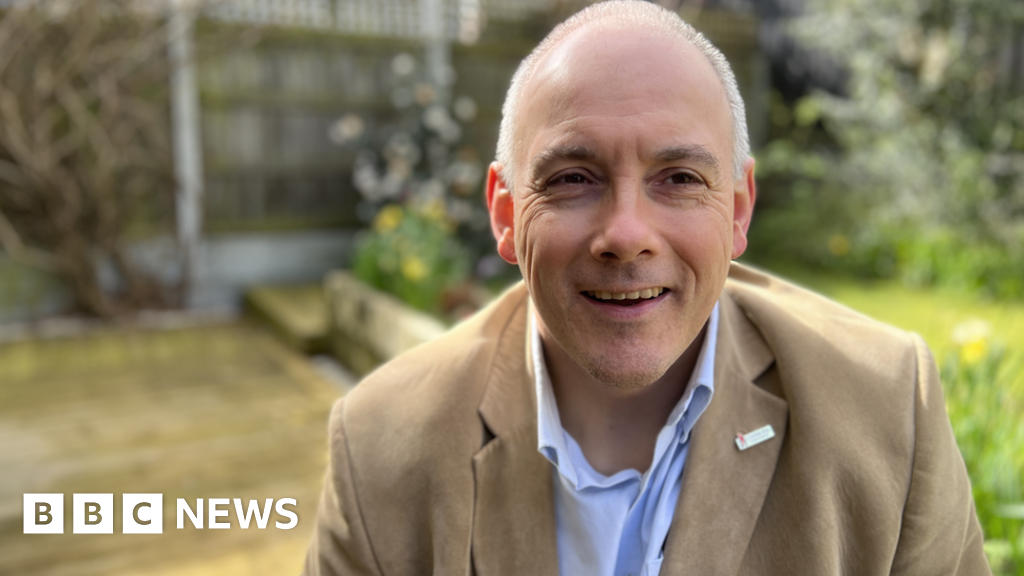 Robert Halfon: 'Being Harlow MP has been my greatest honour' - BBC News