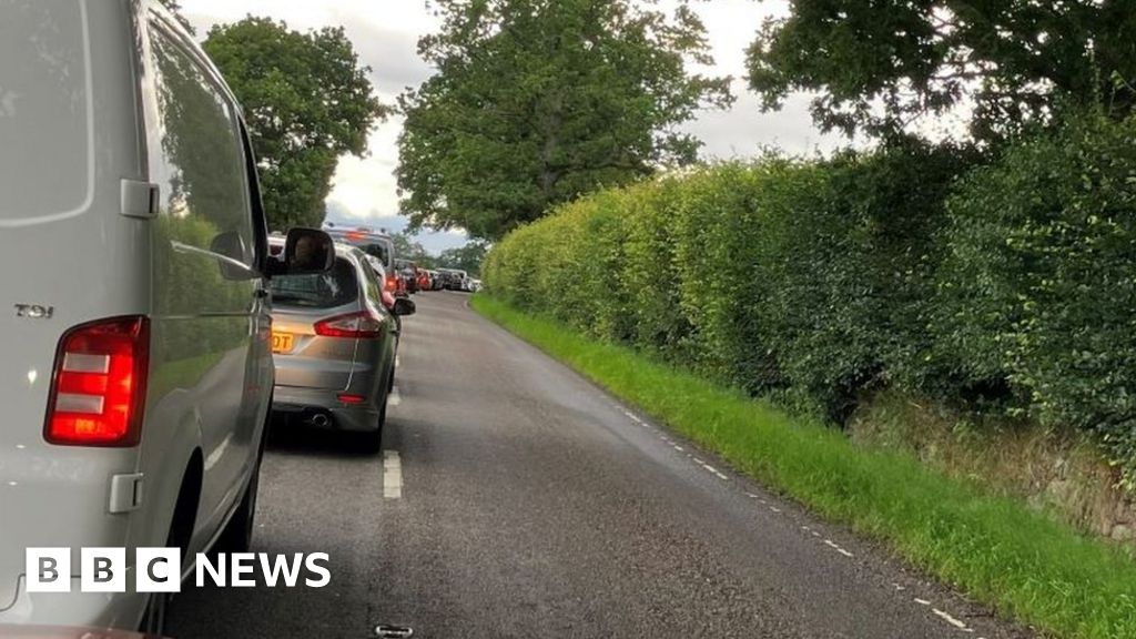 Belladrum music festival to introduce car park charge next year - BBC News