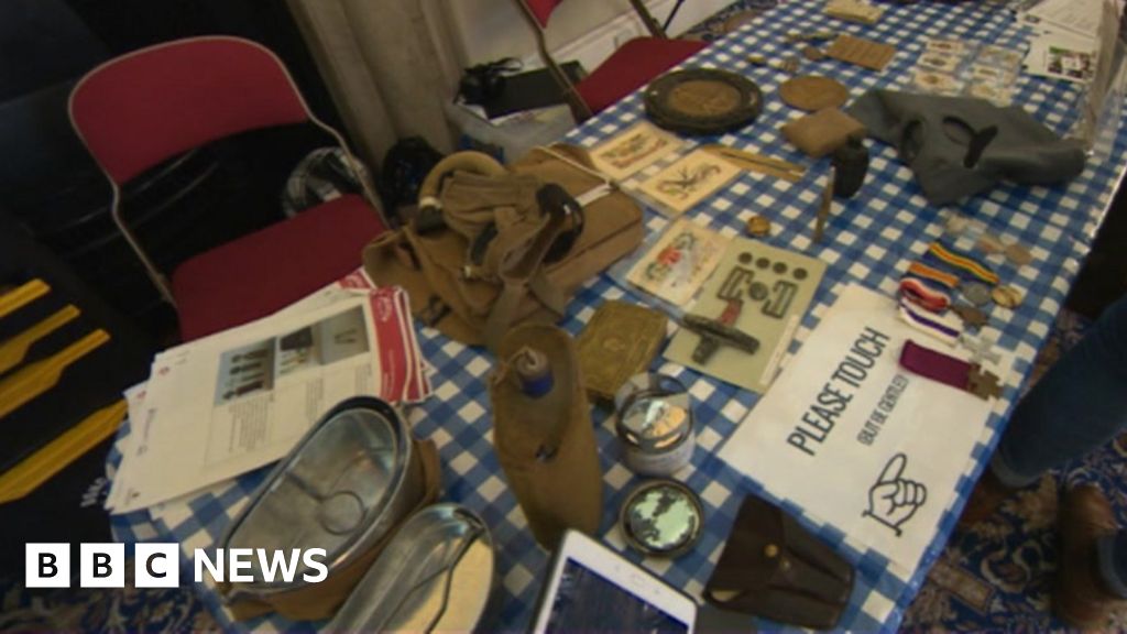 Doncaster roadshow seeks World War One artefacts - BBC News