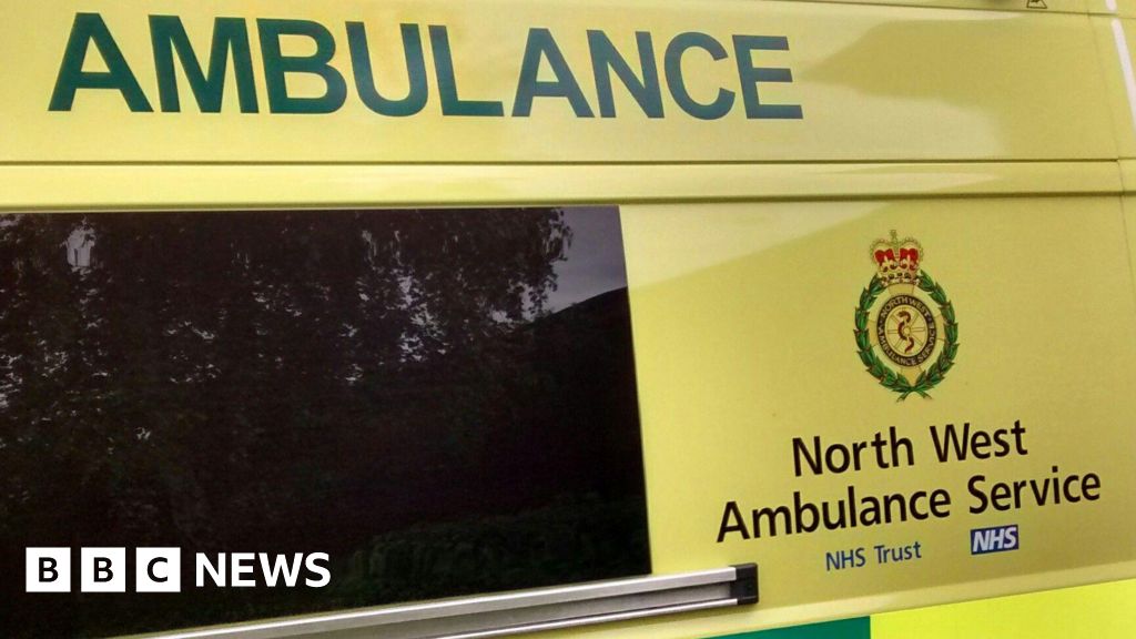 Woman, 18, seriously injured in two-car crash near Nantwich - BBC News