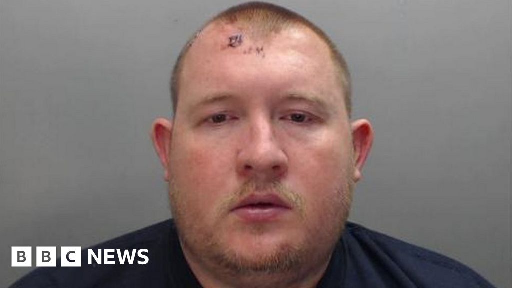 Warrington man jailed for stabbing his partner and her mother - BBC News