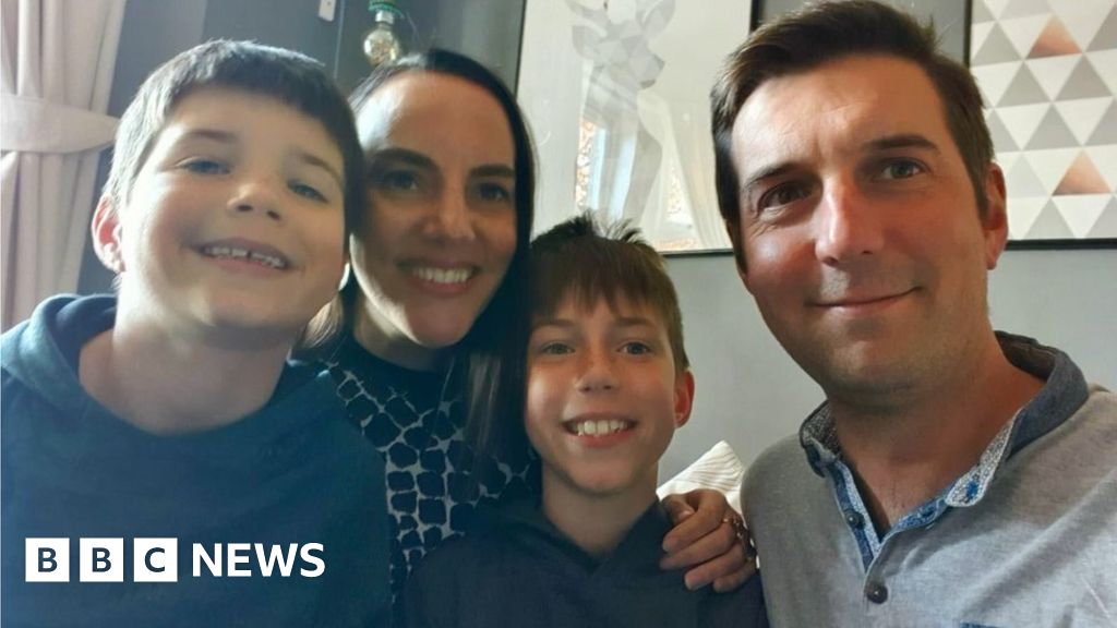 Coronavirus: The families who are loving life under lockdown - BBC News