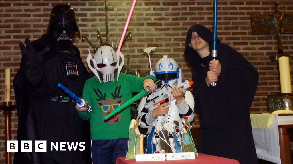 Star Wars-themed nativity for Leeds's St Philip's Church - BBC News