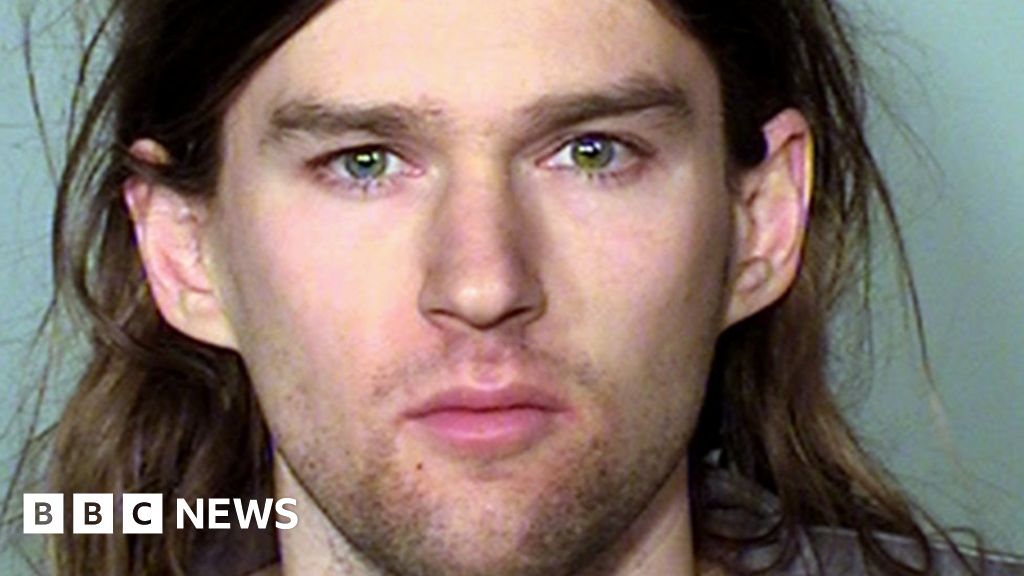 Clinton running mate Tim Kaine's son held in 'riot' at rally - BBC News