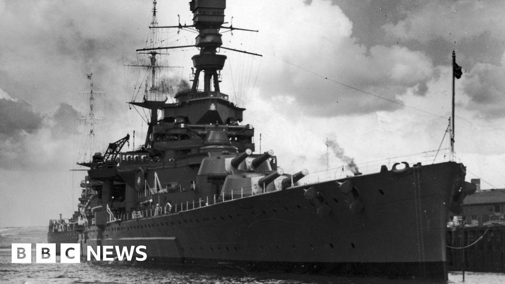 UK investigates WW2 shipwreck looting claims - BBC News