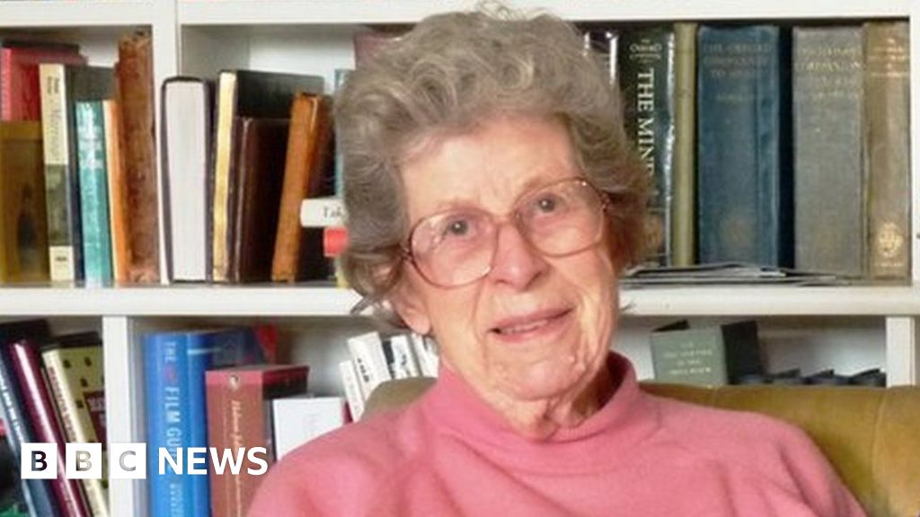 Tributes as World War Two code breaker Ann Mitchell dies aged 97 - BBC News