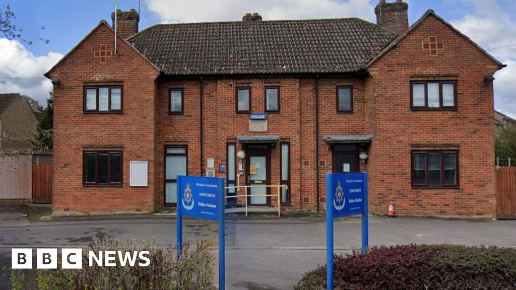 Former police station could be turned into homes - BBC News