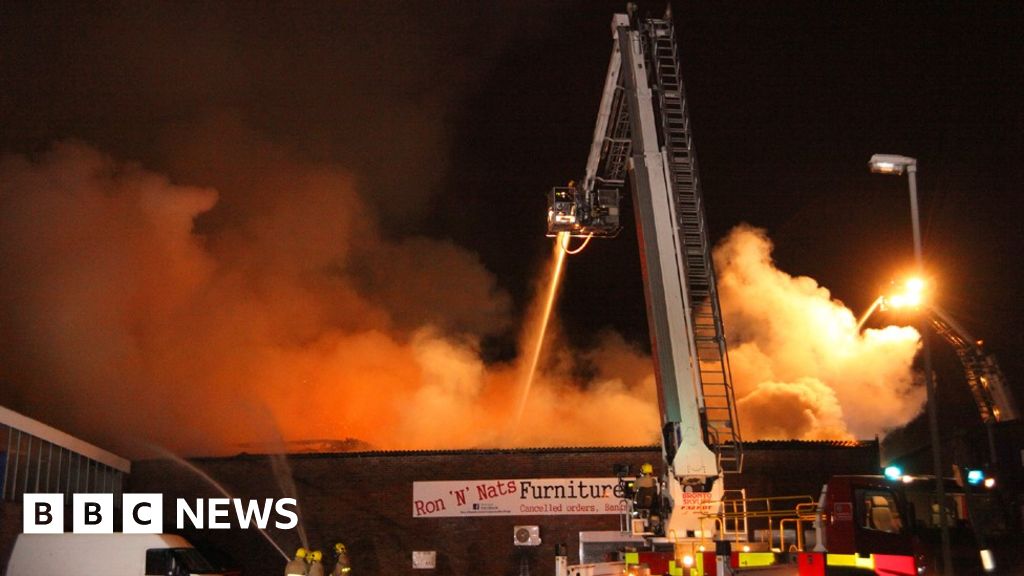 Preston city centre fire tackled by 80 firefighters - BBC News