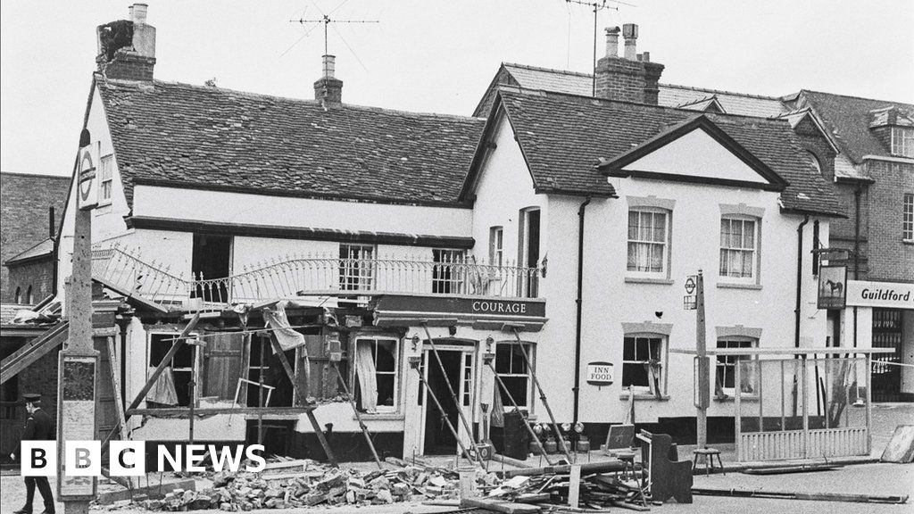 Guildford pub bombs inquest: Soldier recalls being trapped - BBC News