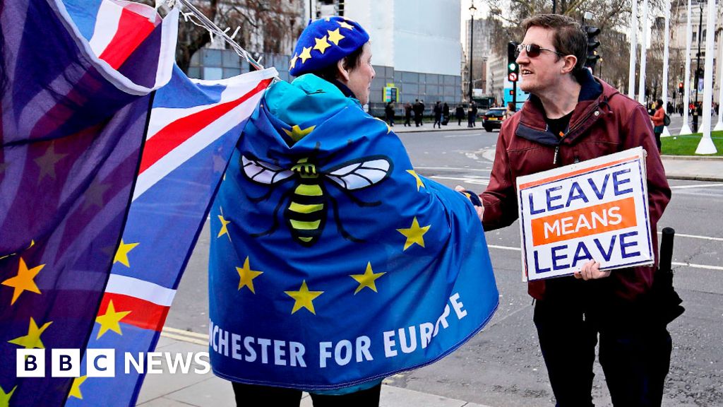 Brexit: MPs face a 'stark' choice on delaying departure
