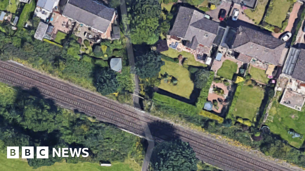 Rail workers' near-miss with train caused by location mix-up