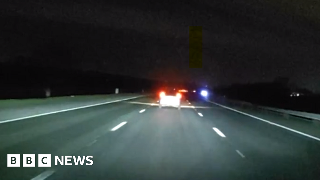 Essex Police target drivers who 'hog' the middle lane