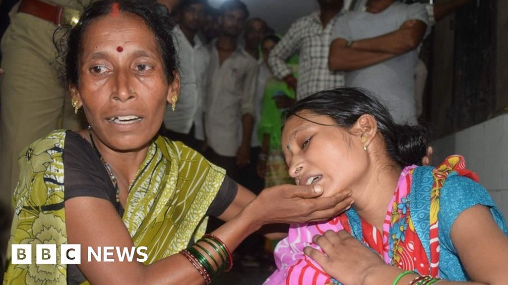India hospital: 60 children die in Uttar Pradesh - BBC News