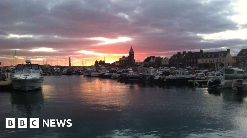 Survey shows priorities for Guernsey harbours - BBC News