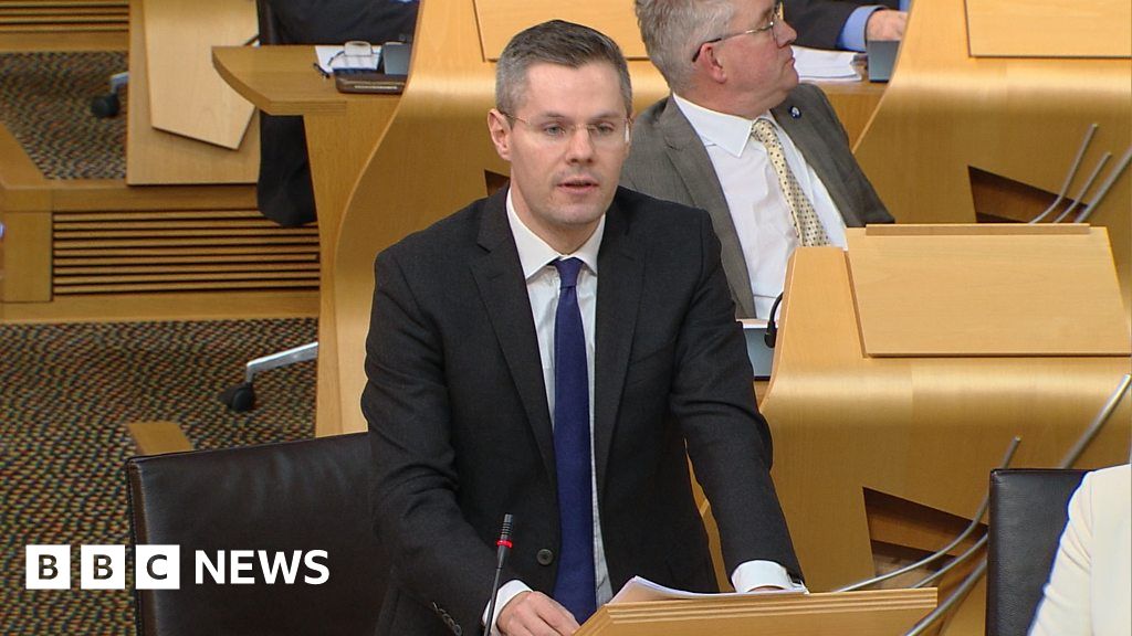 Derek Mackay confirms tax deal to ease budget's passage - BBC News