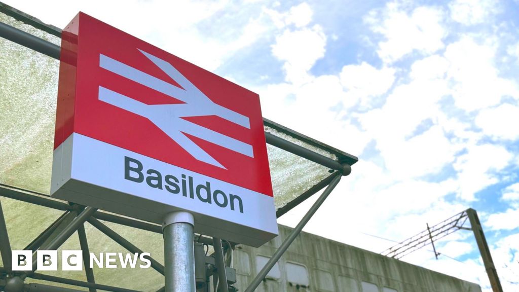 Basildon train station celebrates 50th birthday - BBC News