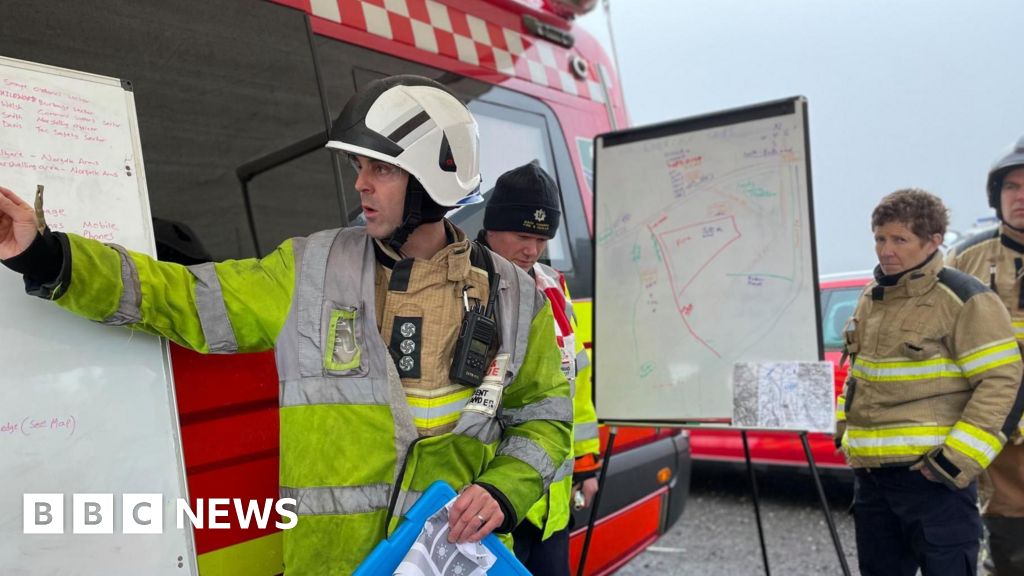 Fire crews prepare for upcoming wildfire season - BBC News