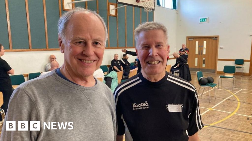 Northamptonshire heart attack rehab classes praised by patients - BBC News