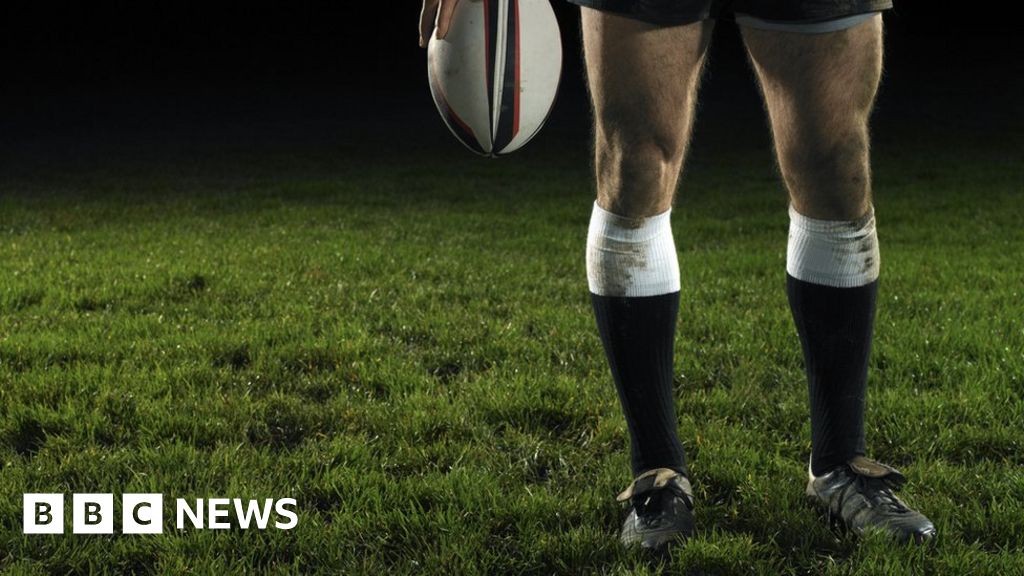 Rugby players in legal action face intimidation, court hears - BBC News