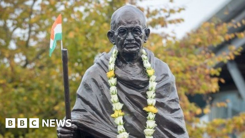 Mahatma Gandhi statue has been unveiled in Cardiff Bay - BBC News