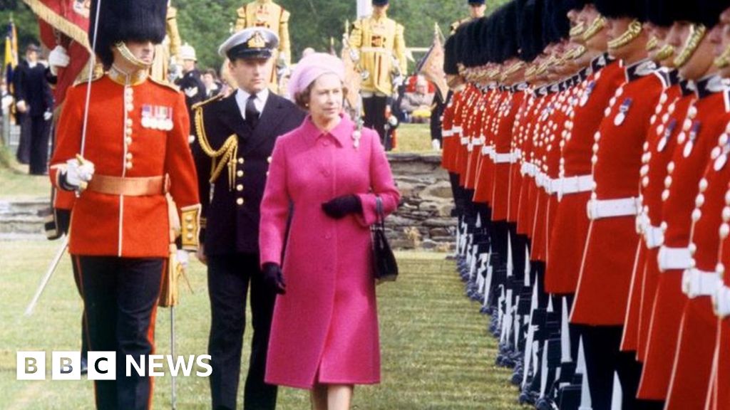 Queen Elizabeth II played a key role in Isle of Man life - BBC News