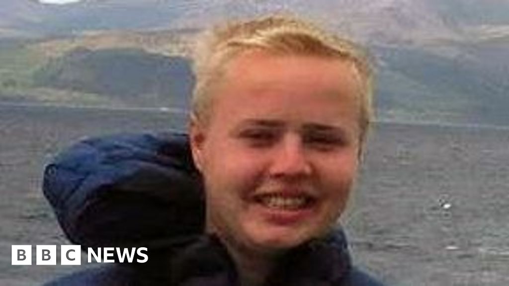 Detectives name man who died after Troon flat disturbance - BBC News