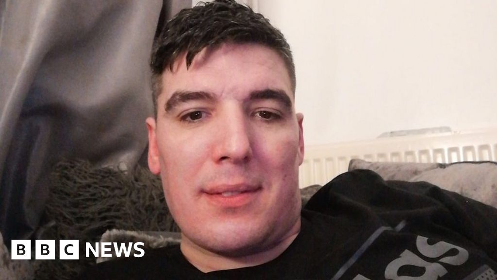 Stephen Bellamy murder: Two convicted over garden fork stabbing - BBC News