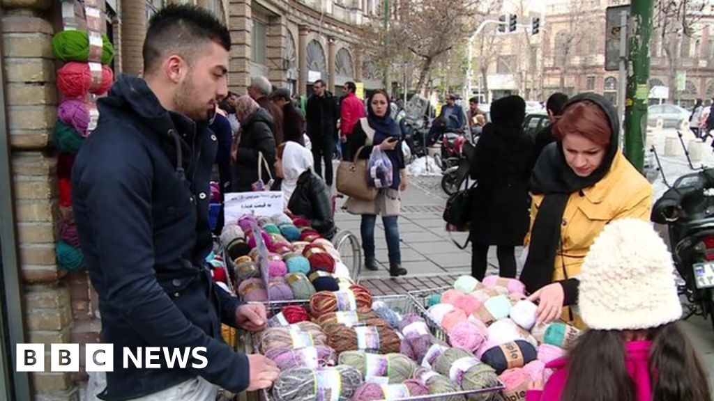 Iran sanctions: Traders in Tehran react to lifting of sanctions - BBC News