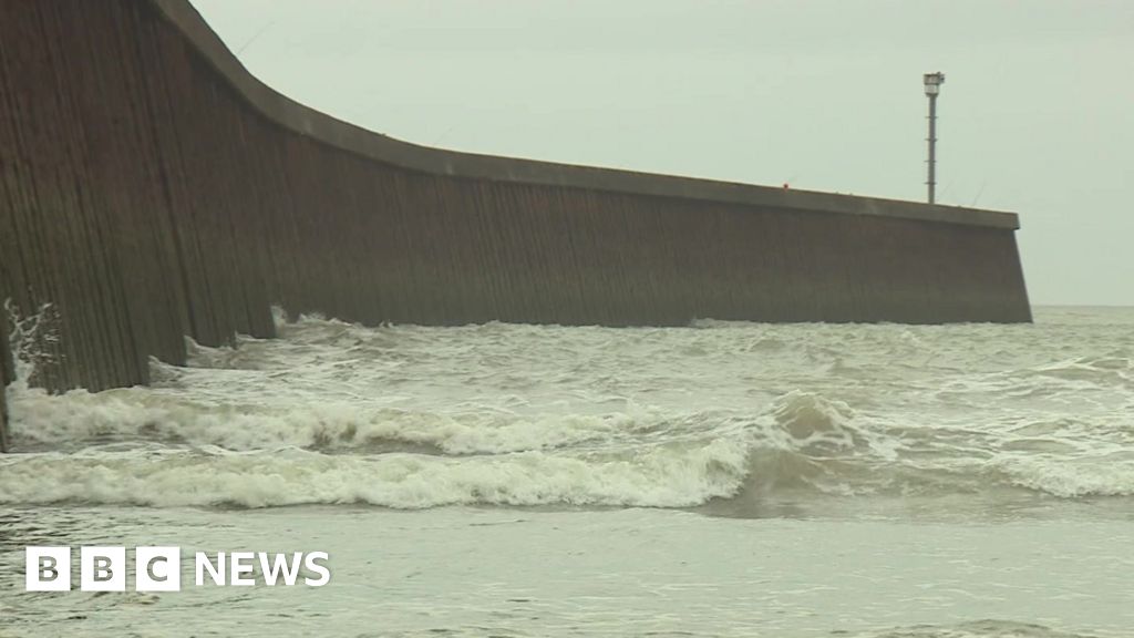 Are artificial tidal lagoons the answer? - BBC News