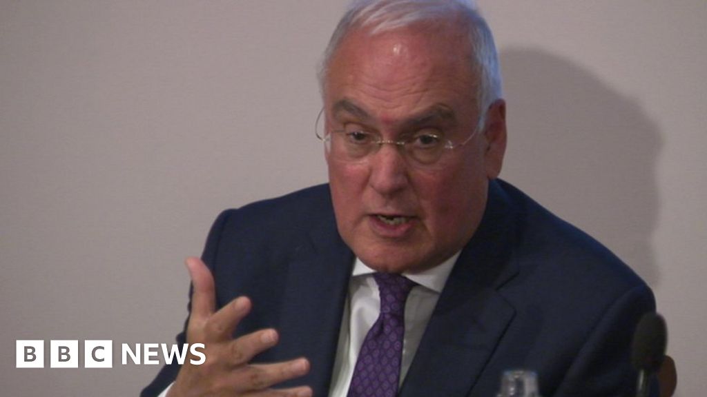 Wilshaw calls for review into Bradford schools - BBC News
