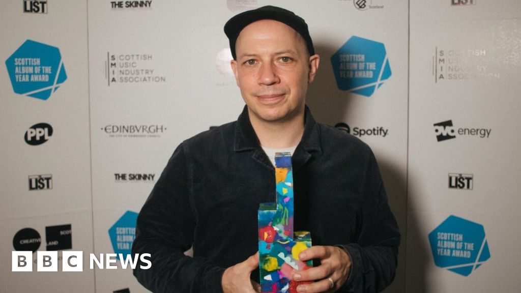 Mogwai win Scottish album of the year award - BBC News