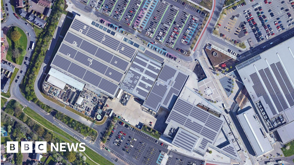 Swindon: Orbital shopping centre to install 5,000 solar panels - BBC News
