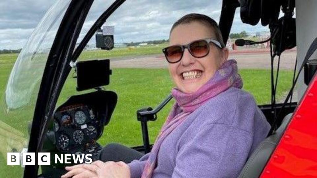 'Cancer broke my back - now I do things to make me smile' - BBC News