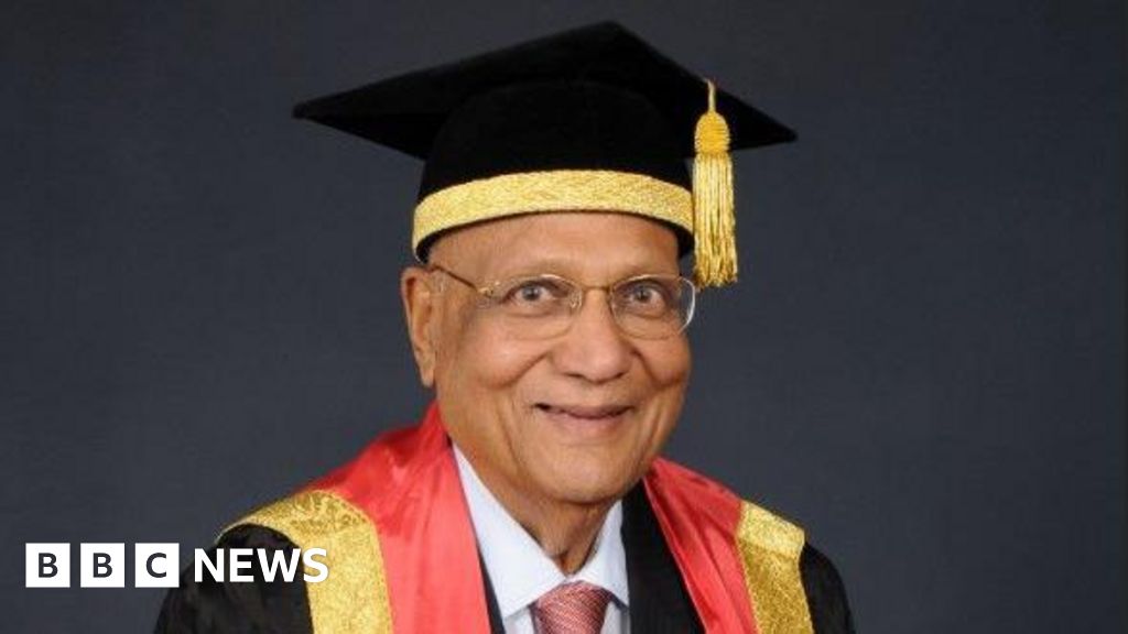 Business magnate Lord Swraj Paul dies aged 94 - BBC News