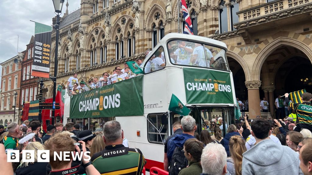 Watch: Northampton Saints fans pack street to celebrate title win - BBC ...