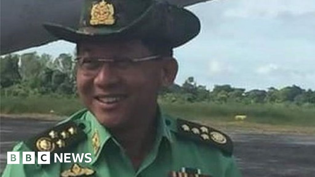 Myanmar Facebook arrest: Woman held over 'army insult' - BBC News