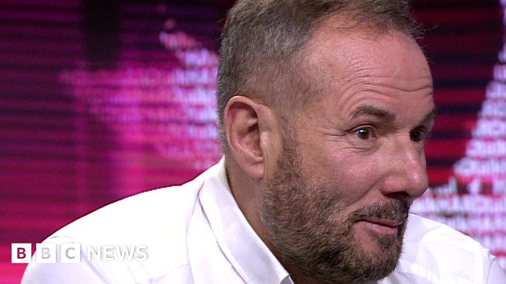 Corbyn could win UK election with big majority says Hatton - BBC News