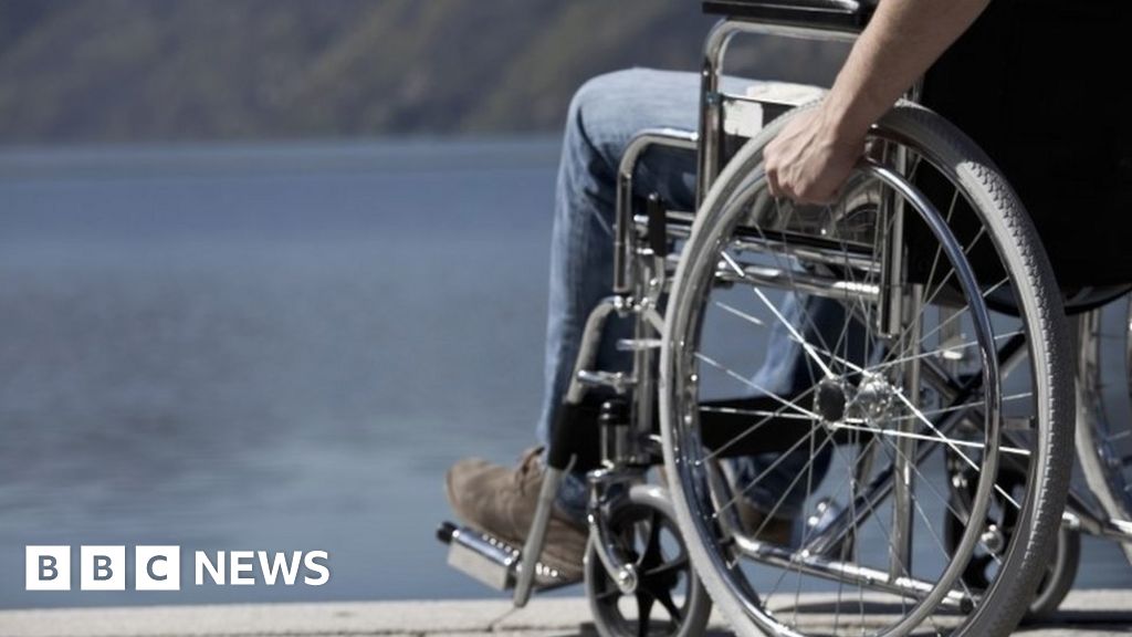 Lords defeat for ministers over disability benefit cuts - BBC News