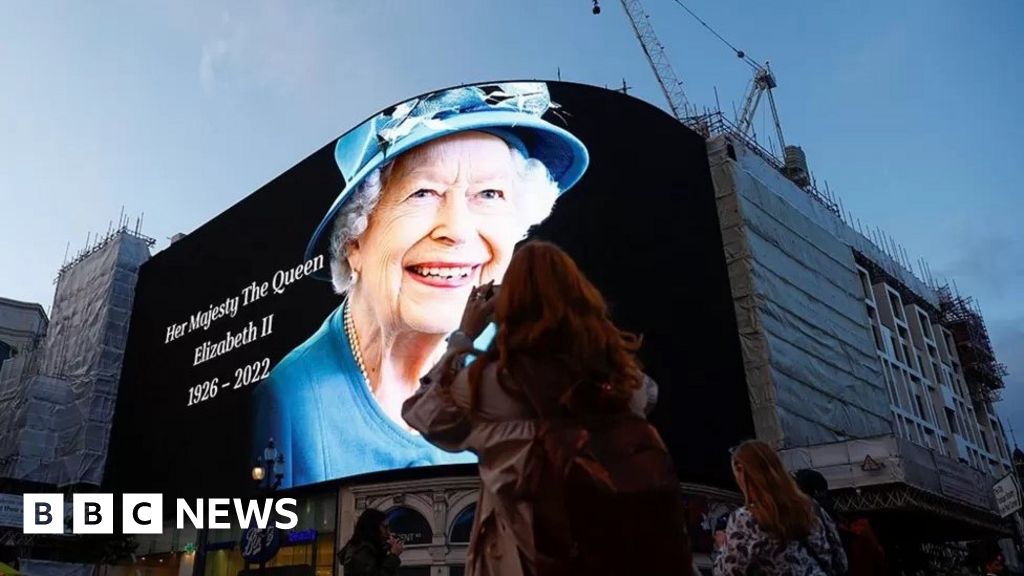 Send us your tributes to Queen Elizabeth - BBC News