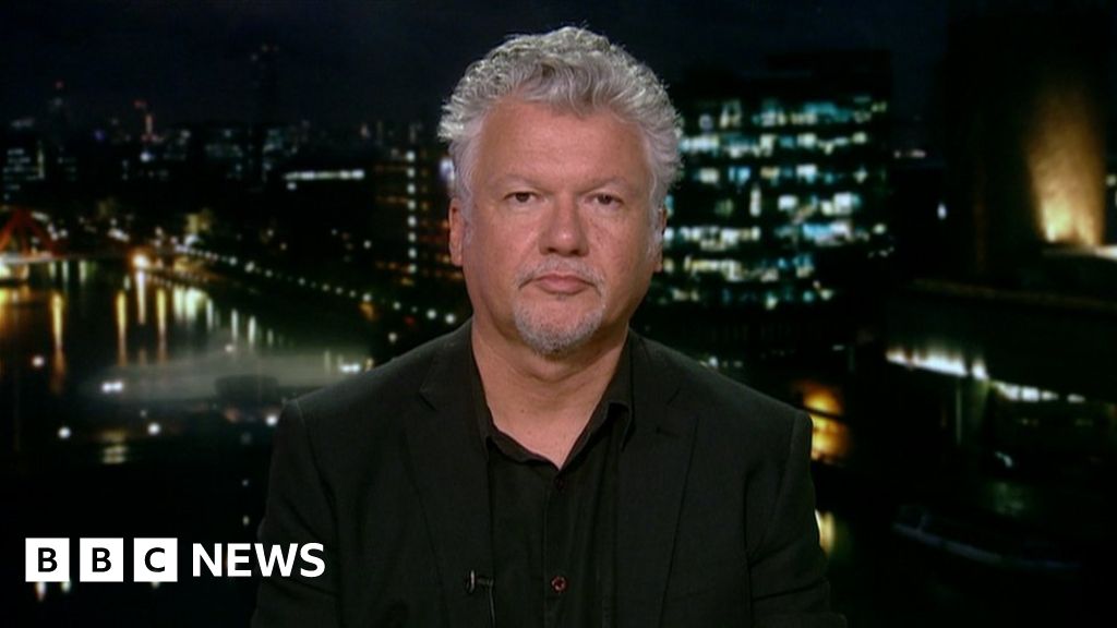 Journalist makes Police Scotland spying claim - BBC News