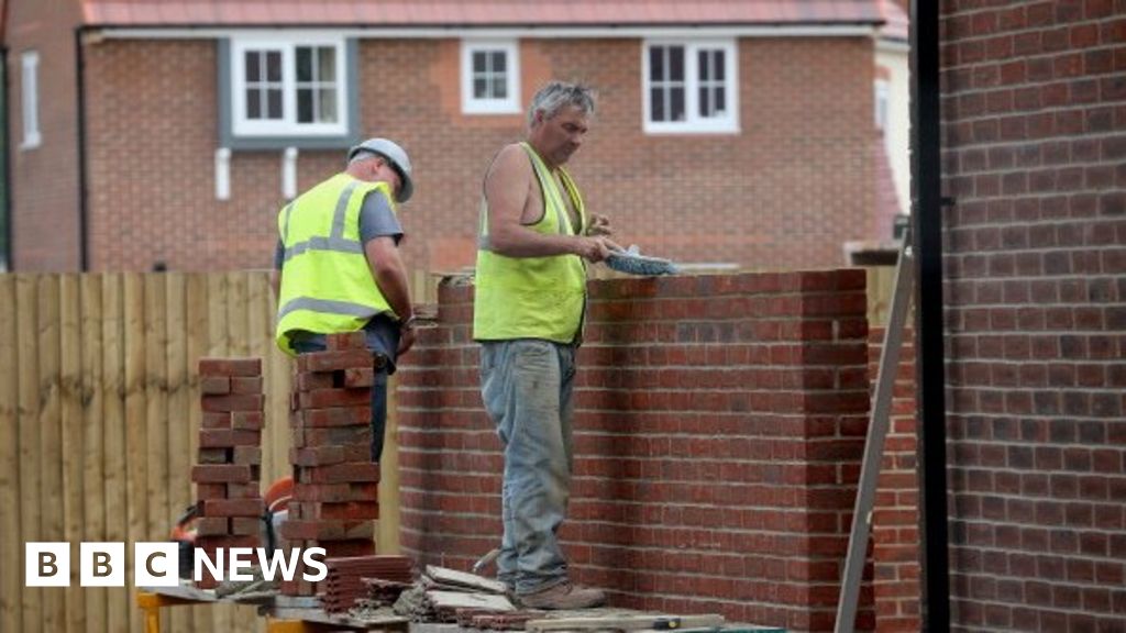 Leaseholds banned on new-build houses in England - BBC News