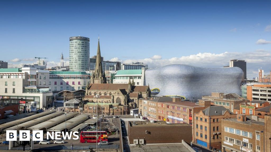 Coronavirus vaccine resistance: Birmingham's uptake challenge - BBC News