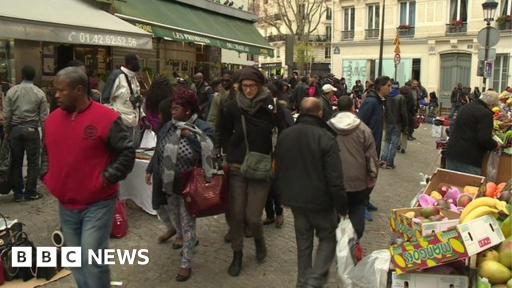 Paris attacks: France's struggle to integrate Muslims - BBC News