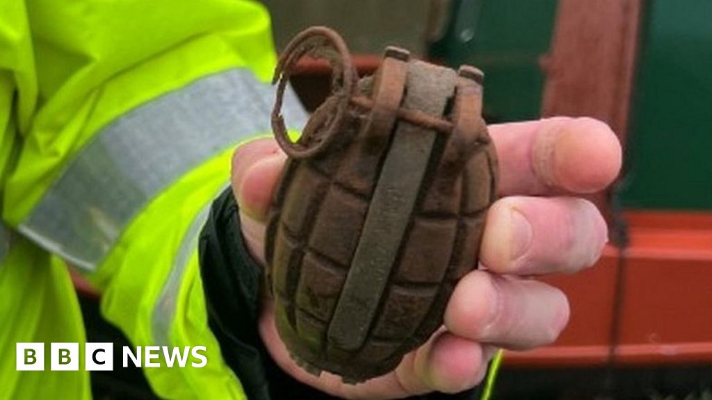 Canal area evacuated after grenade found on narrowboat