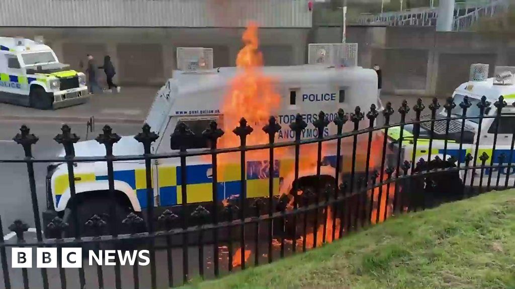 Police attacked with petrol bombs in Londonderry