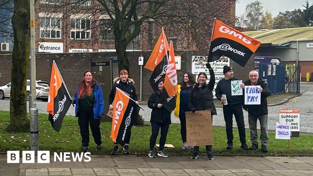 Saudi Arabian headscarf makers in Carlisle go on strike over pay - BBC News
