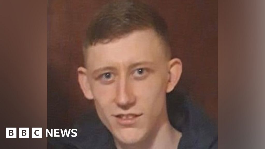 Missing Daniel Hives: Brother's plea on 30th birthday - BBC News