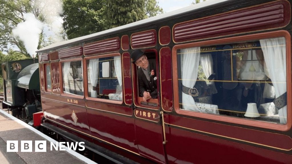 Rail carriage for rich and famous restored at Foxfield Railway - BBC News