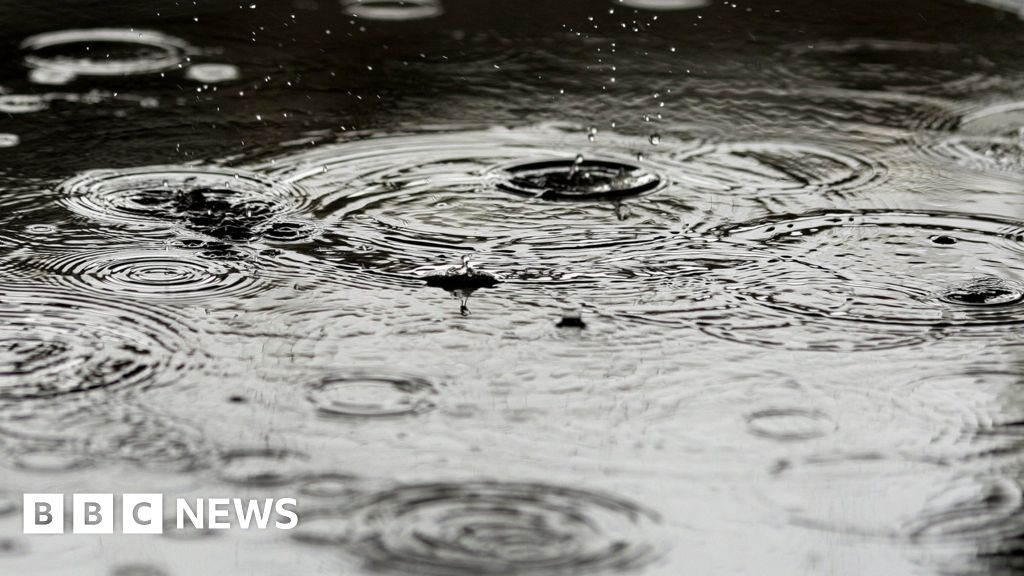 Warning of heavy rain and flooding for Western Isles - BBC News