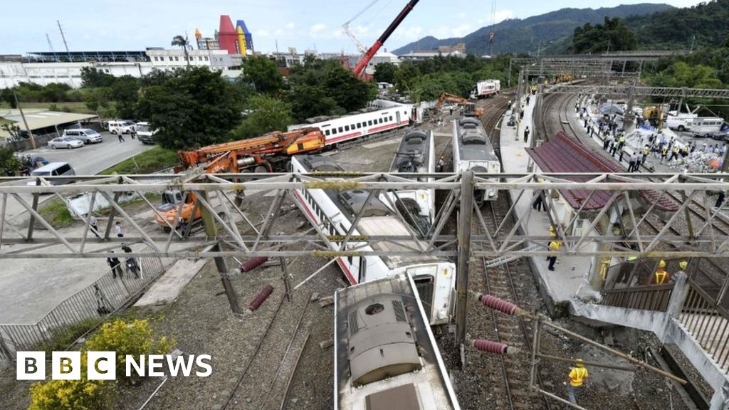 Taiwan train crash driver disabled speed controls - BBC News